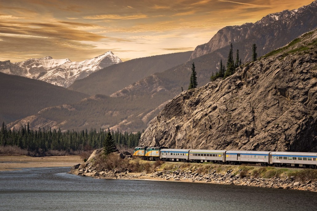 Guaranteed VIA Rail Prestige Class | Canada Rail Vacations